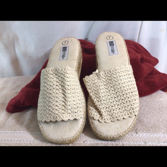 Basic Editions | Shoes | Cute Womans Sz 7 Basic Editions Cream Color ...